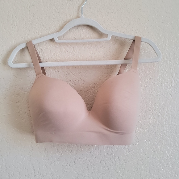 Soma | Intimates & Sleepwear | Soma Enbliss Wireless Bra Size 34dd New ...